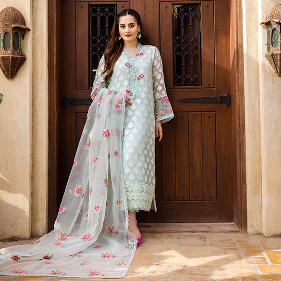 Amber – MK wears